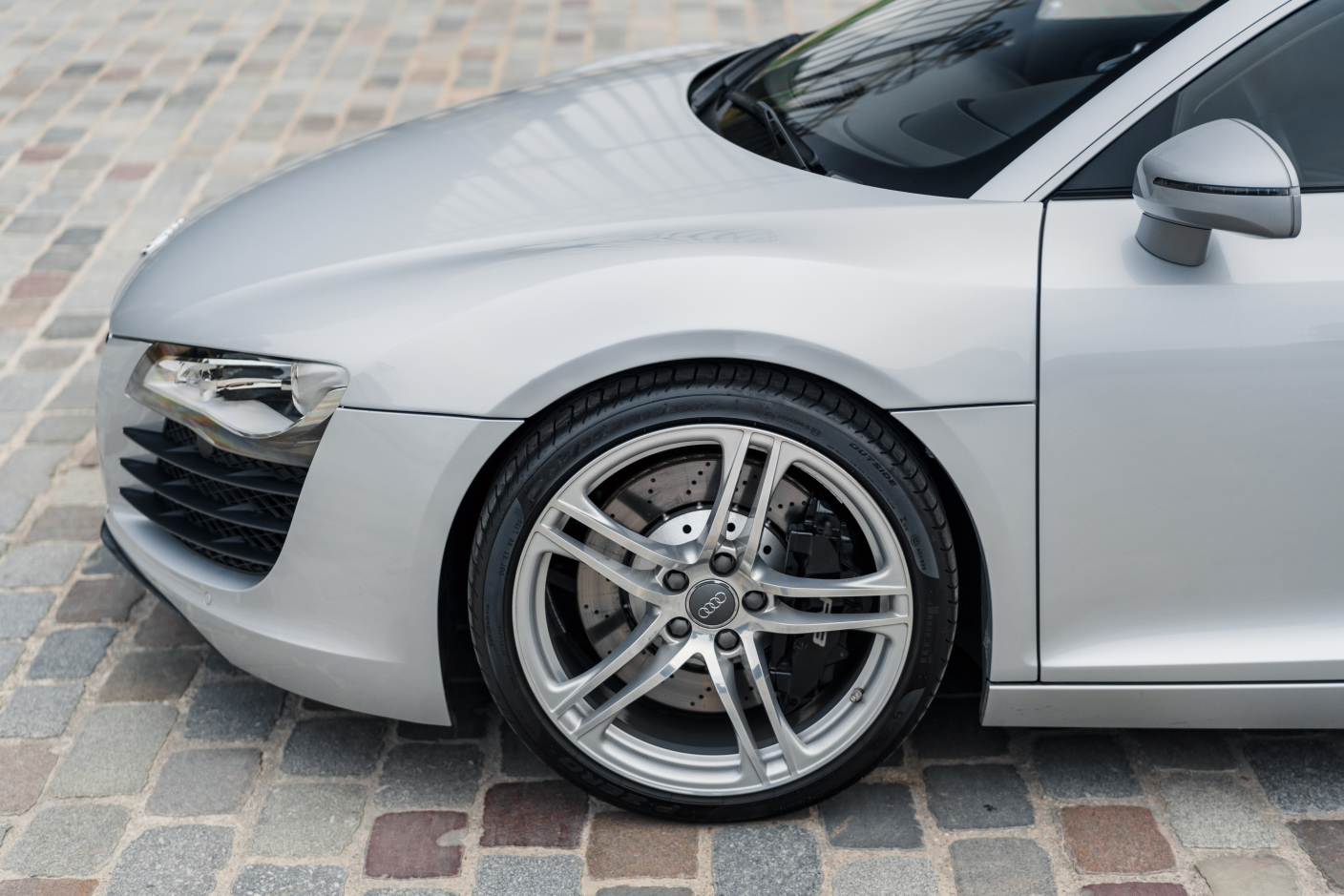 L'art de l'automobile | Audi R8 V8 4.2L *Ice Silver Metallic*