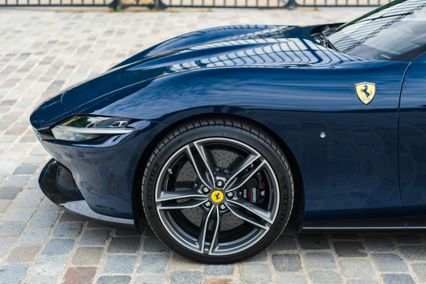 L'art de l'automobile | Ferrari Roma *Historical Color Blu