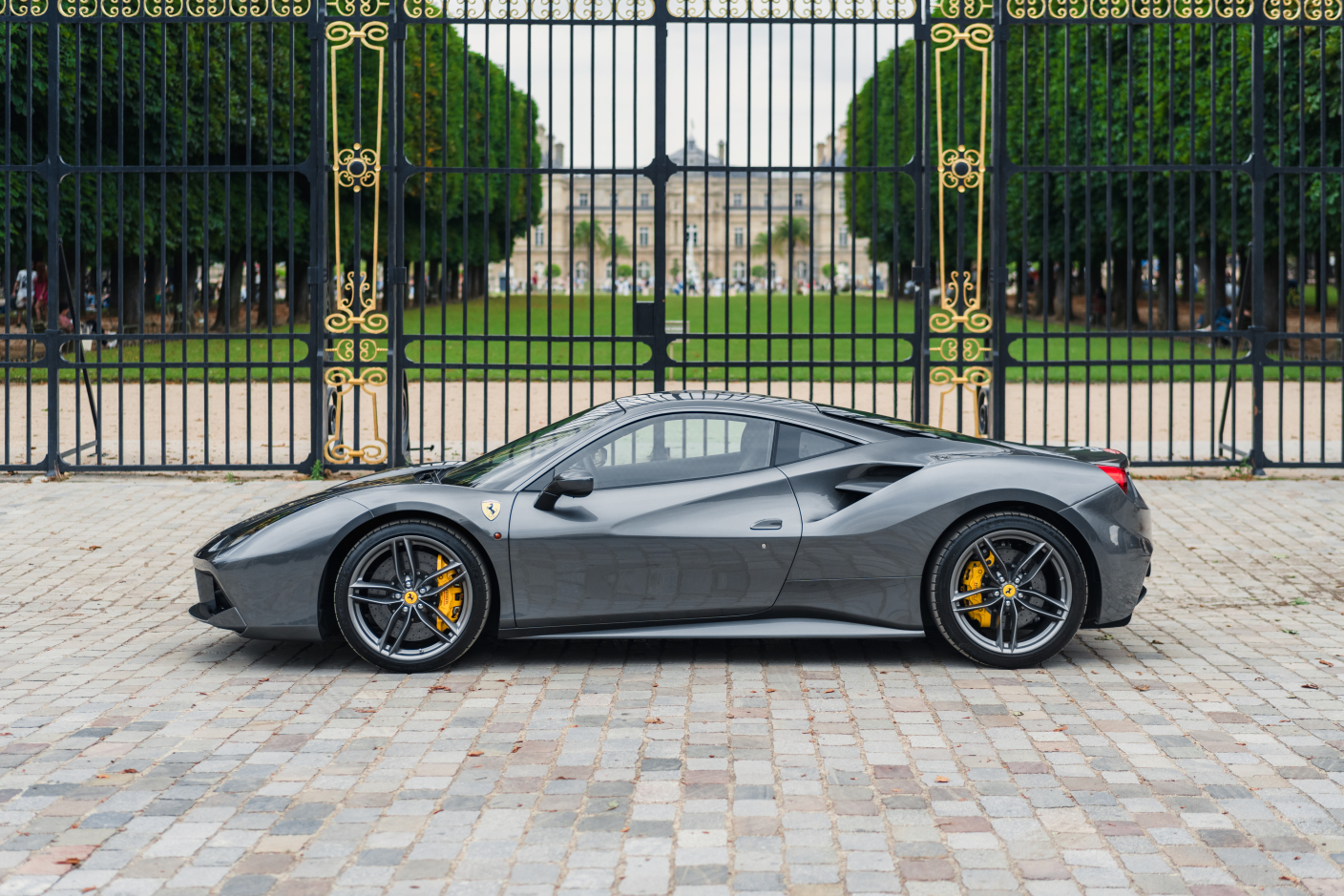 L'art de l'automobile | Ferrari 488 GTB *Low mileage*