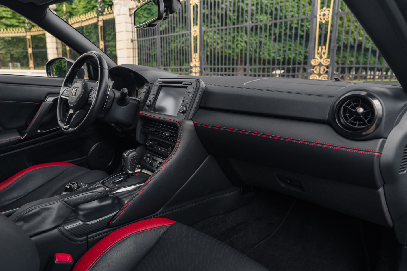 L'art de l'automobile | Nissan GT-R R35 570 *Black Edition*