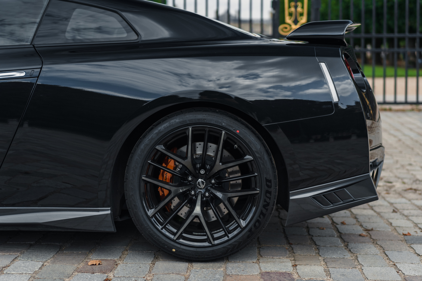 L'art de l'automobile | Nissan GT-R R35 570 *Black Edition*
