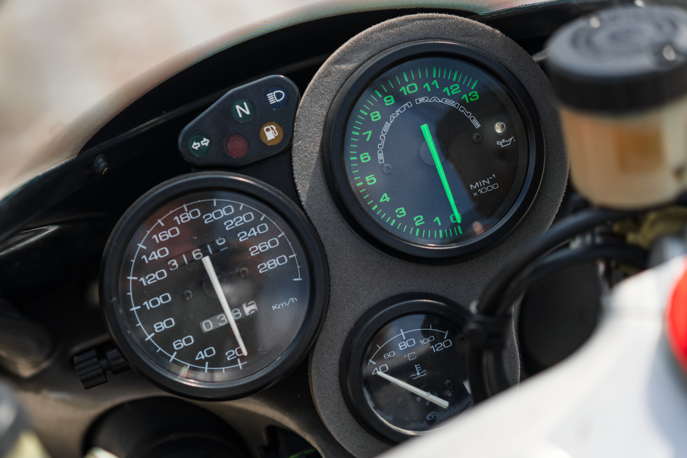 L'art de l'automobile | Ducati 998 Testastretta *Matrix