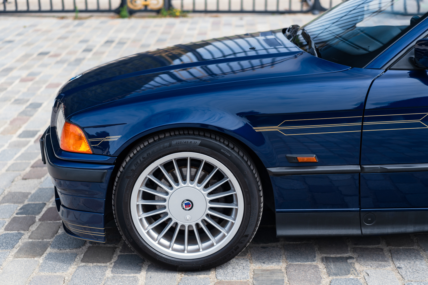 L'art de l'automobile | Alpina B3 3.2 Coupe *Montrealblau