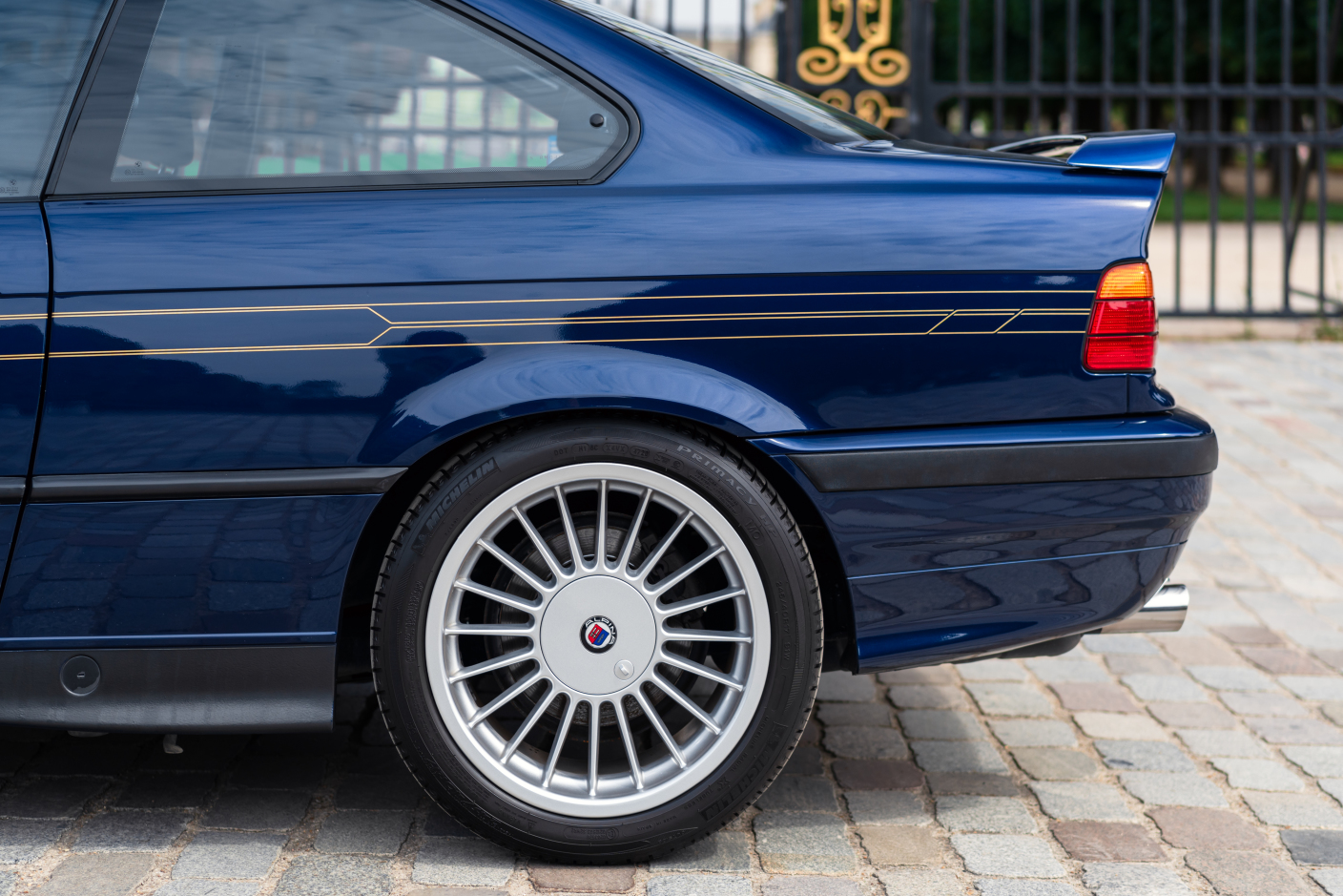 L'art de l'automobile | Alpina B3 3.2 Coupe *Montrealblau
