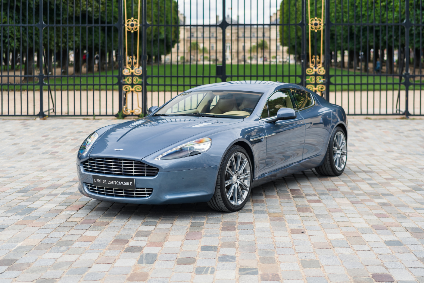 L'art de l'automobile | Aston Martin Rapide *Concours Blue*
