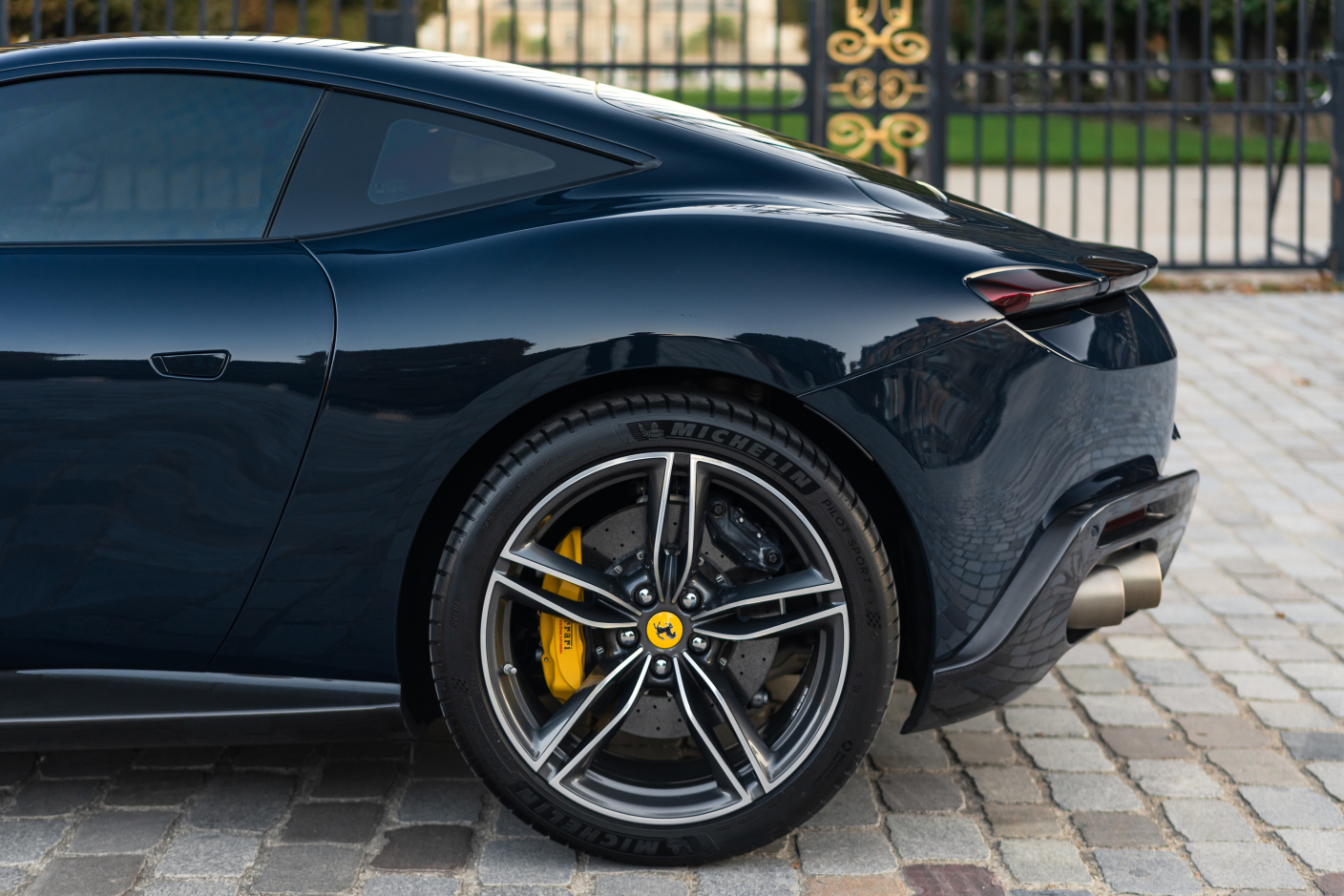 L'art de l'automobile | Ferrari Roma *Blu Pozzi*