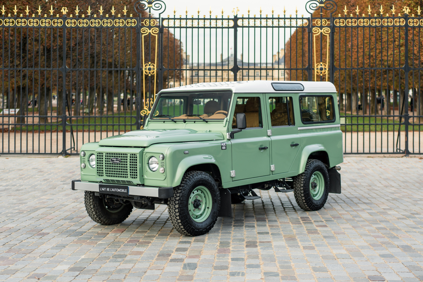 L'art de l'automobile | Land Rover Defender 110 TD4 *Grasmere Green*
