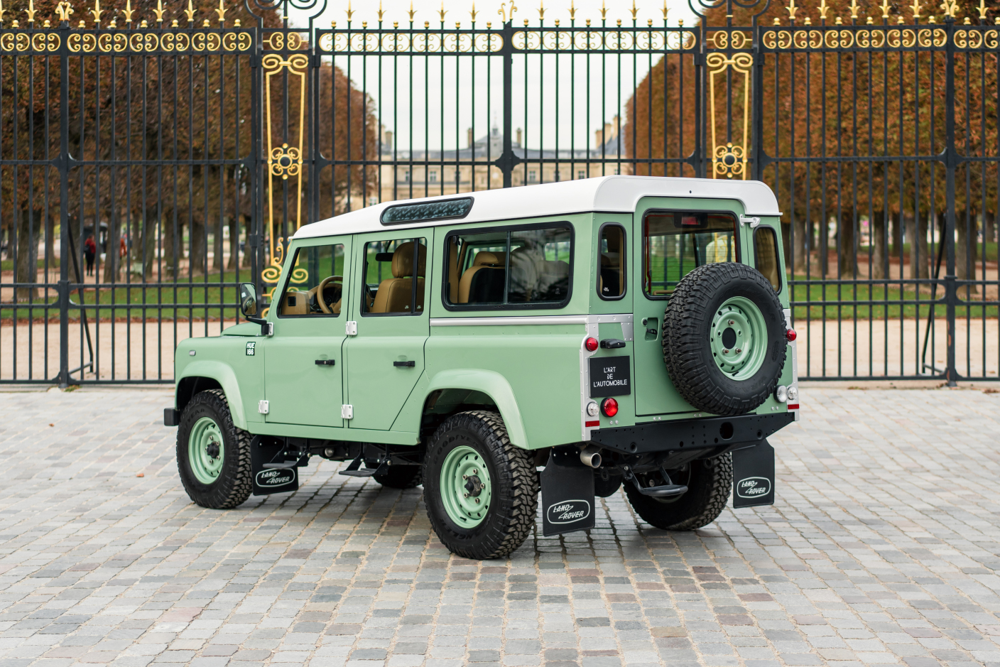 L'art de l'automobile | Land Rover Defender 110 TD4 *Grasmere Green*
