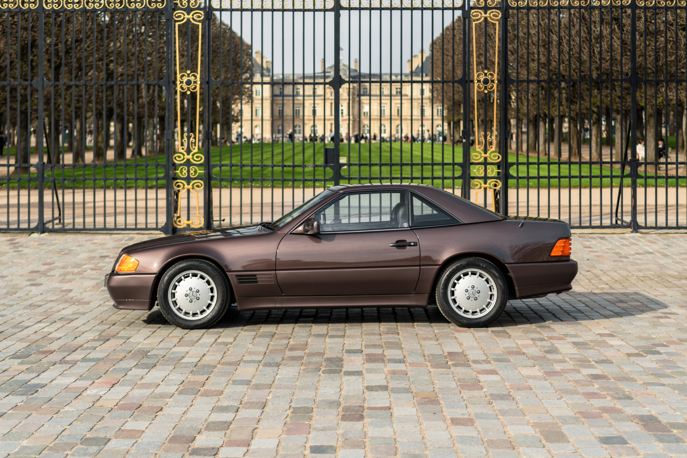 L'art de l'automobile | Mercedes 300 SL R129 *Brown on brown*