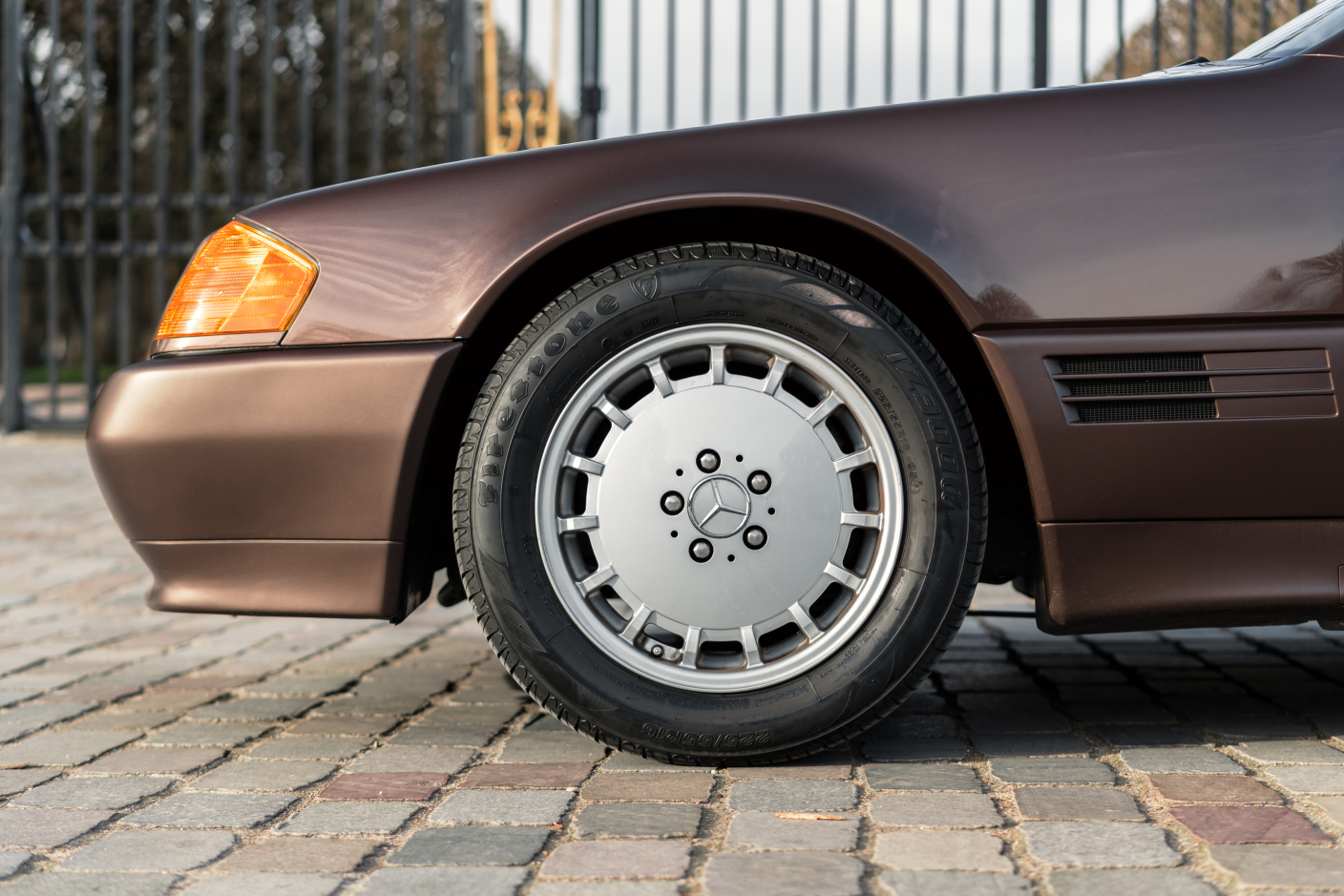 L'art de l'automobile | Mercedes 300 SL R129 *Brown on brown*