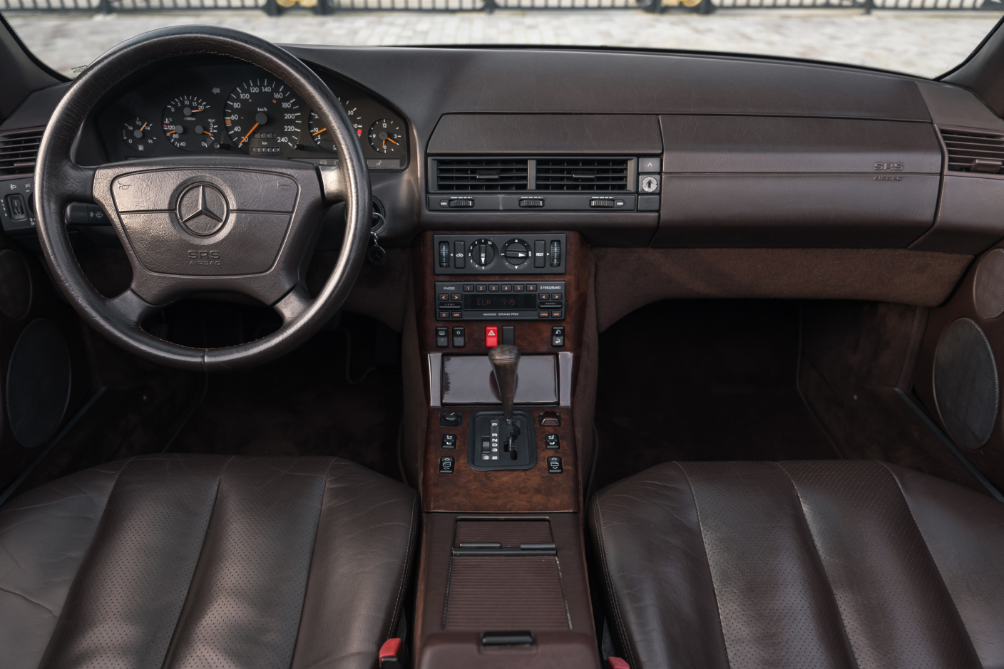 L'art de l'automobile | Mercedes 300 SL R129 *Brown on brown*