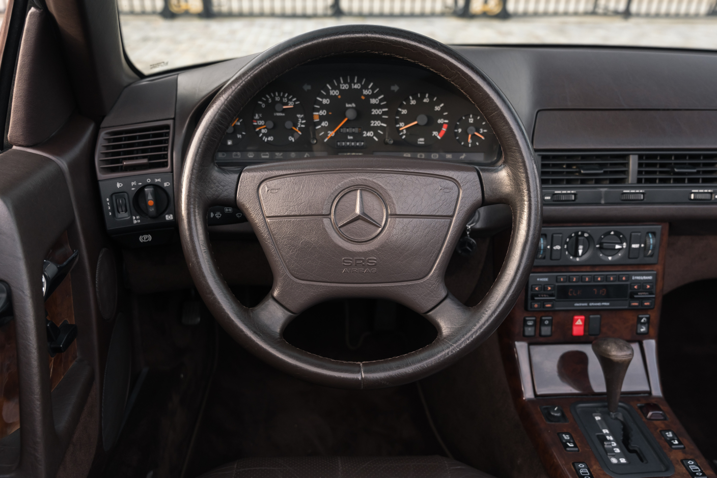 L'art de l'automobile | Mercedes 300 SL R129 *Brown on brown*