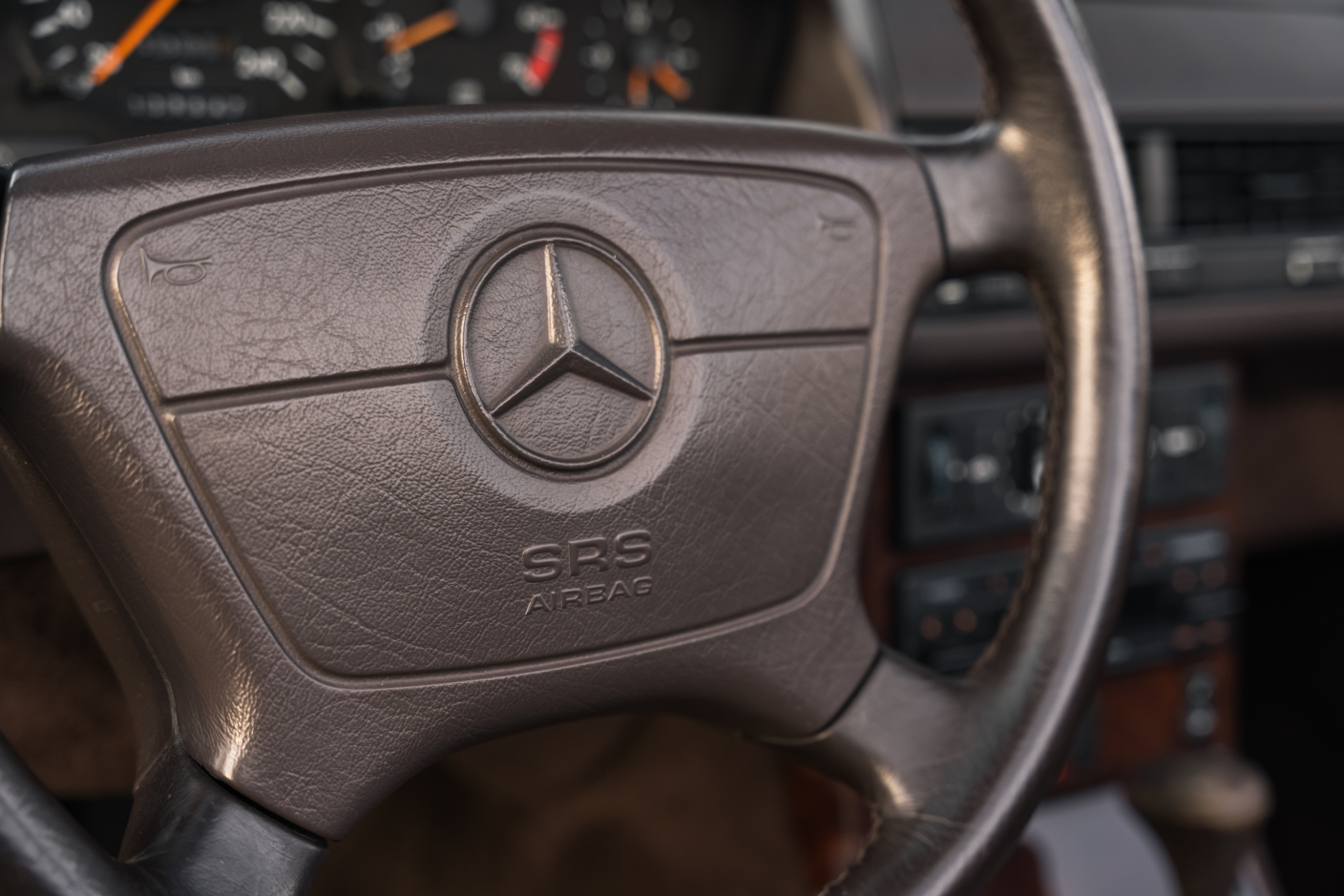 L'art de l'automobile | Mercedes 300 SL R129 *Brown on brown*