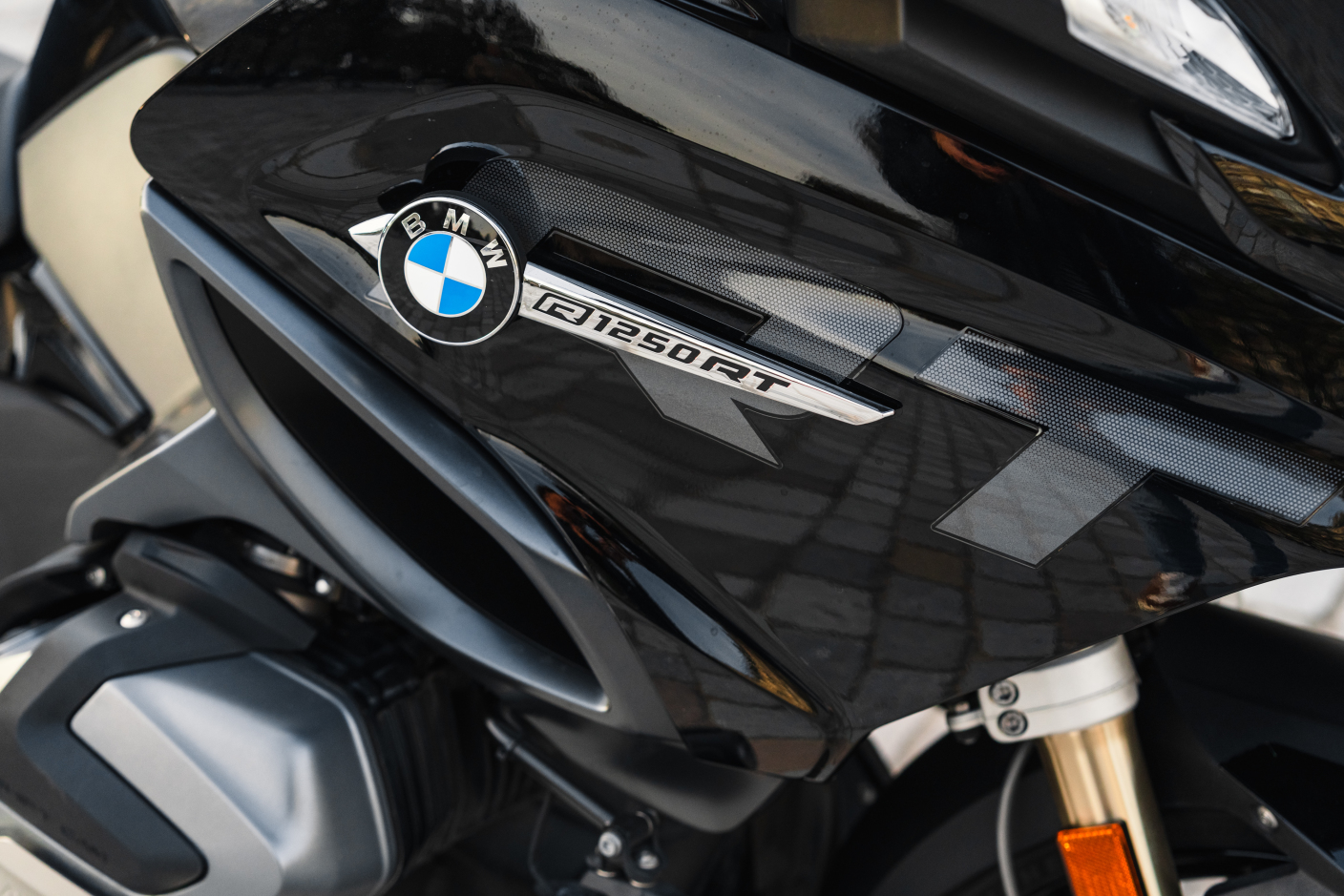 L'art de l'automobile | BMW R 1250 RT *Finition Pro, Triple Black*