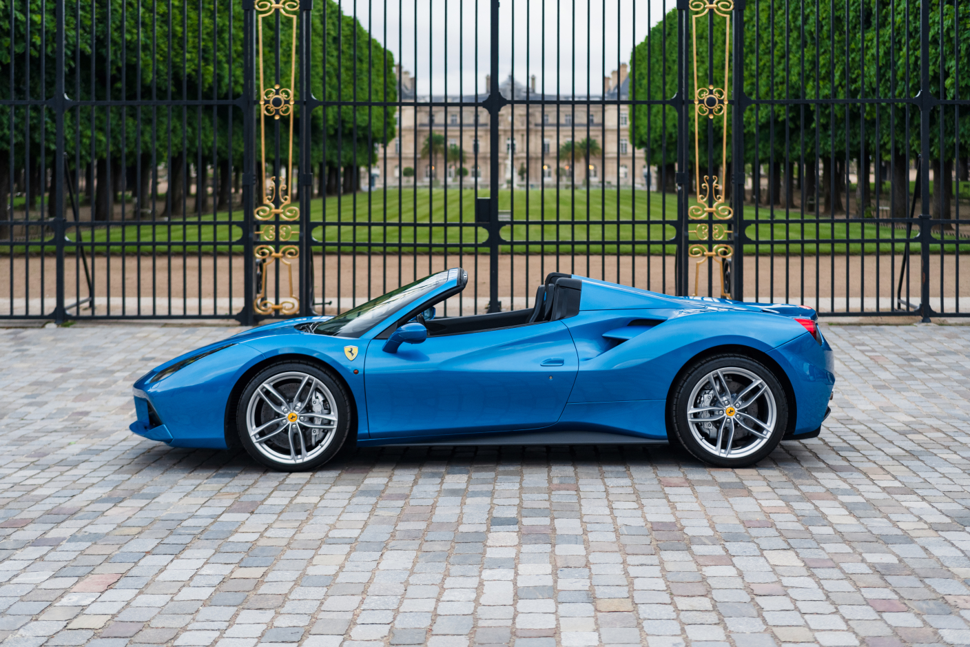 L'art de l'automobile | Ferrari 488 Spider *Blu Corsa*