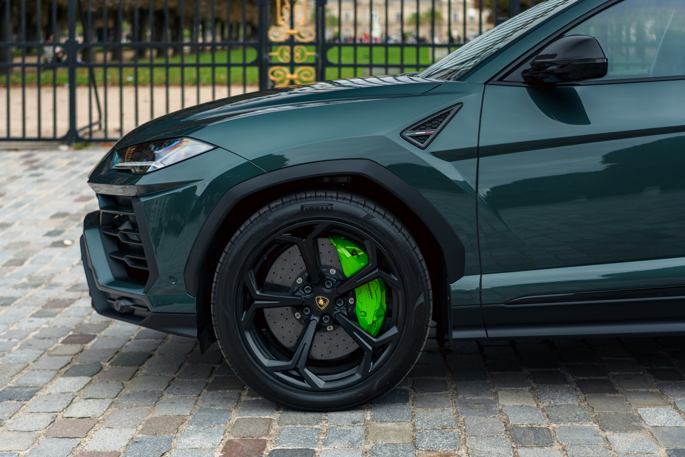 L'art de l'automobile | Lamborghini Urus *Verde Lares*