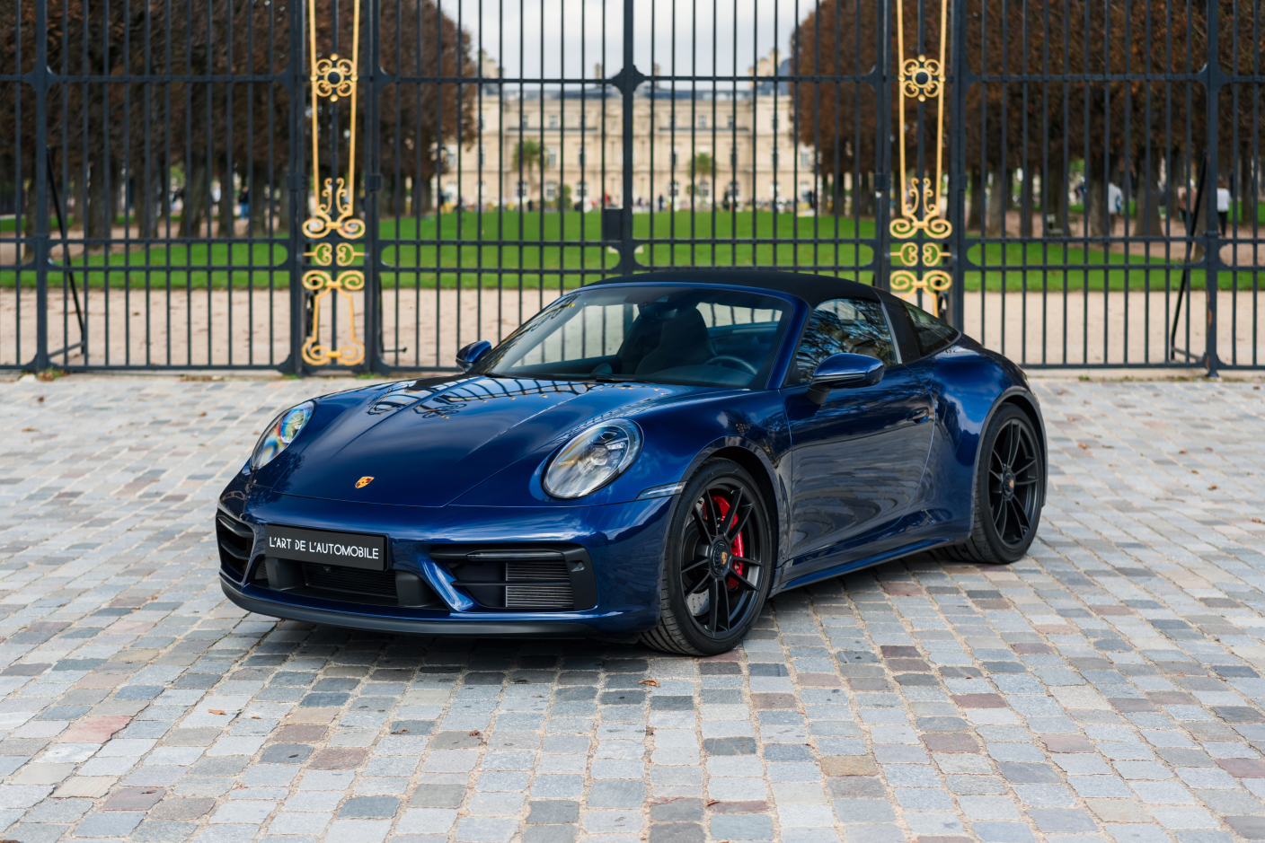 L'art de l'automobile | Porsche 992 Targa 4 GTS *Gentian Blue