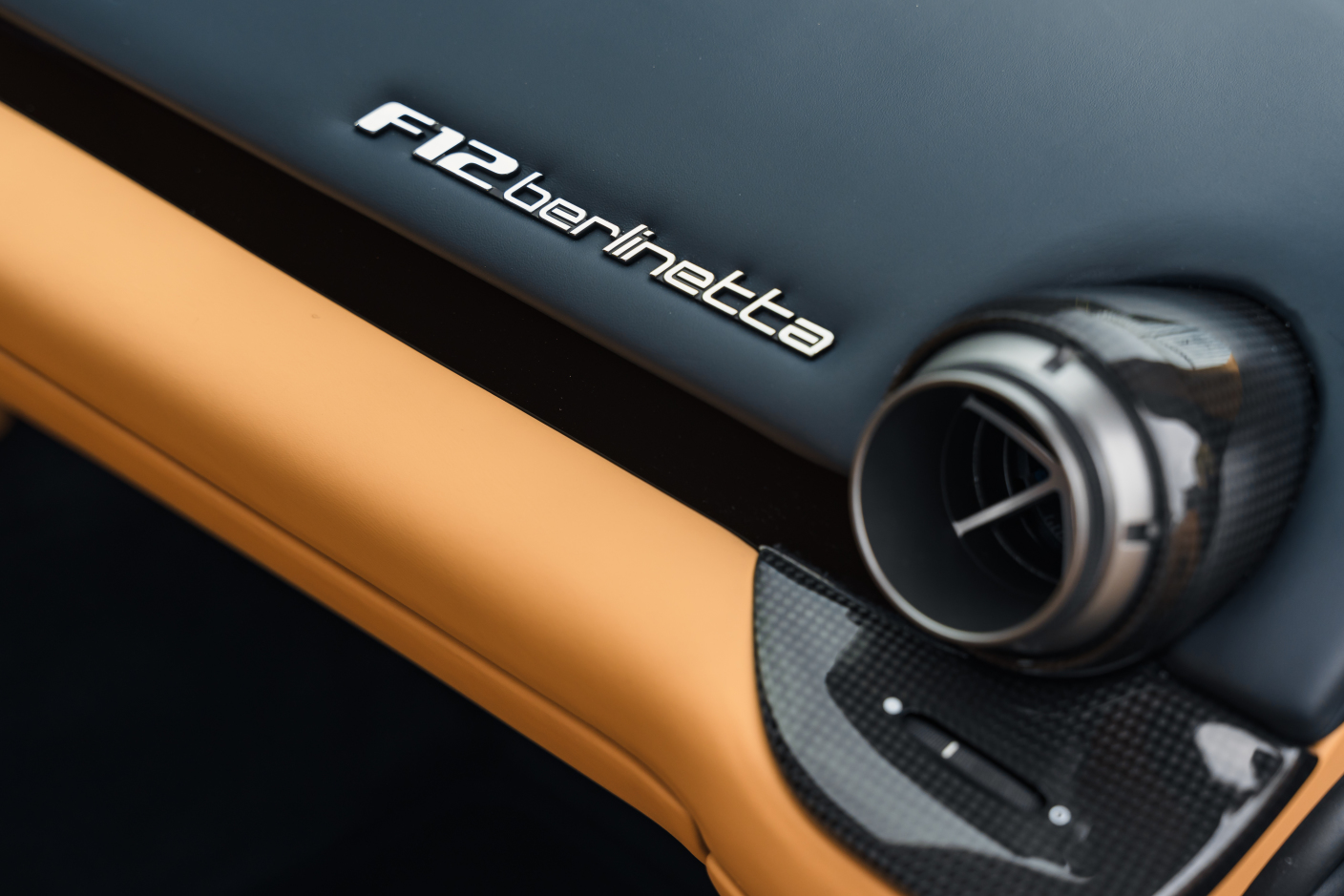 L'art de l'automobile | Ferrari F12 Berlinetta *Nuovo Blu Pozzi*
