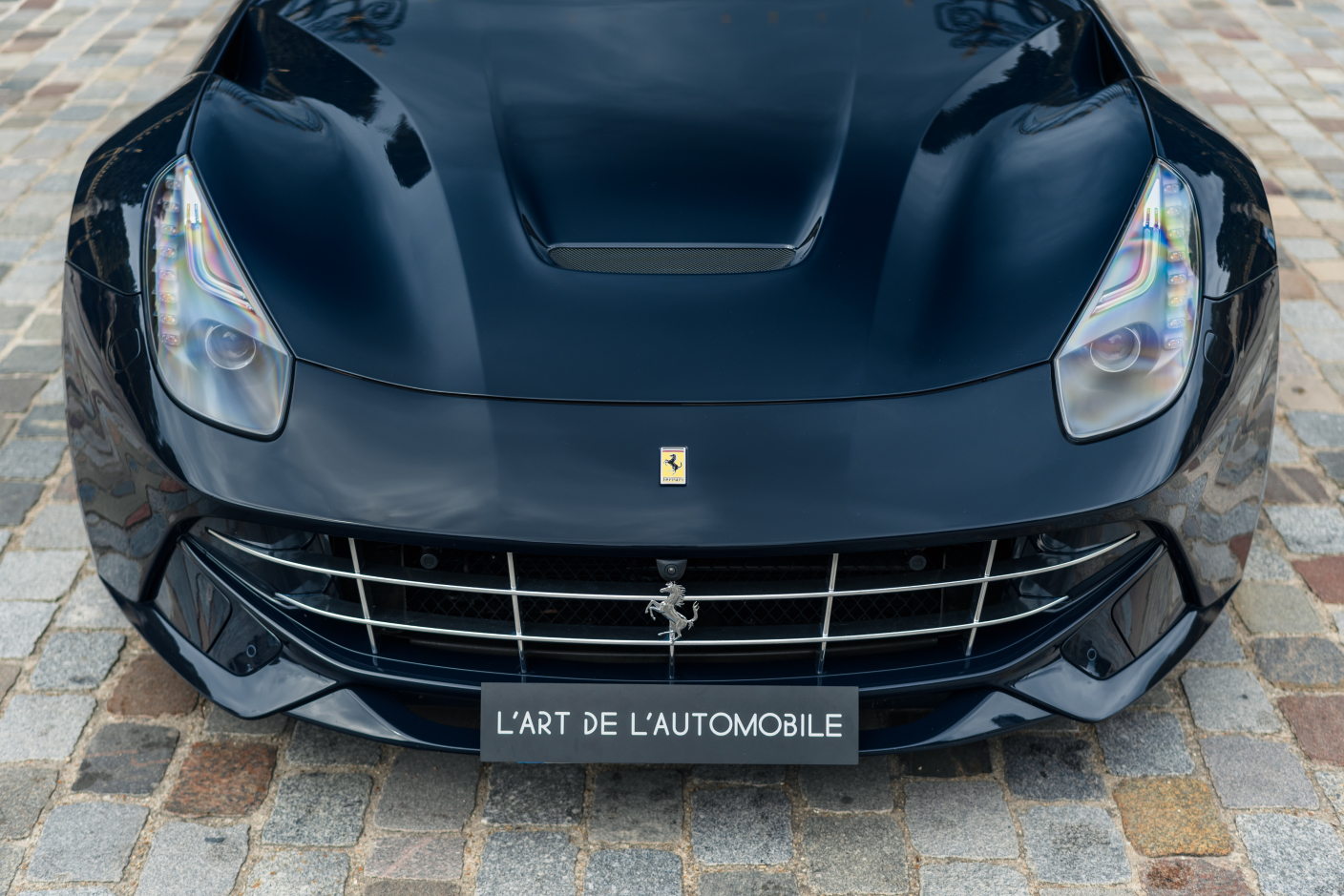 L'art de l'automobile | Ferrari F12 Berlinetta *Nuovo Blu Pozzi*