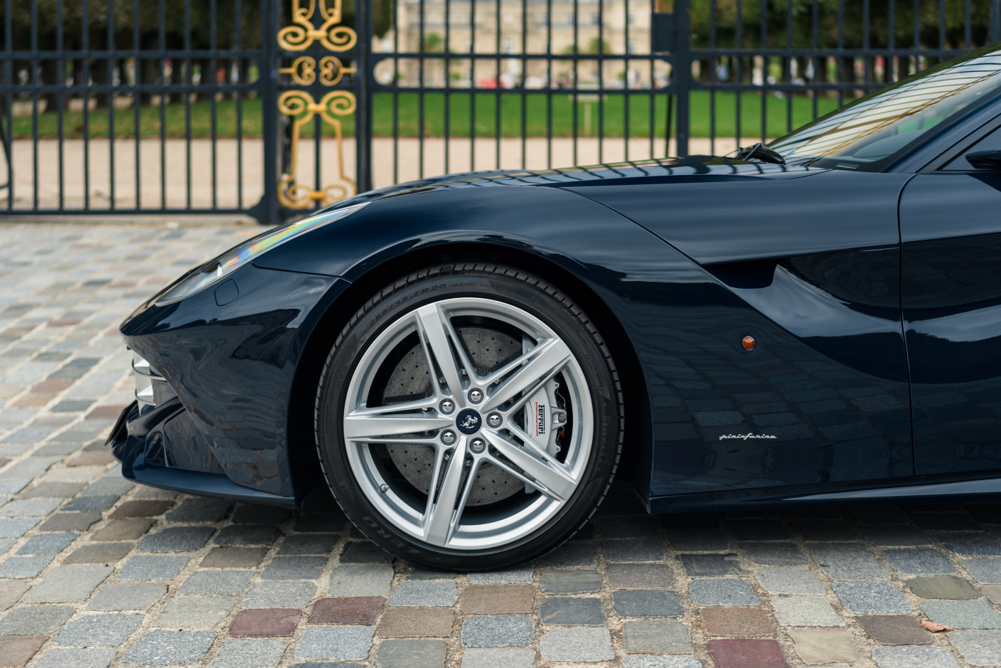 L'art de l'automobile | Ferrari F12 Berlinetta *Nuovo Blu