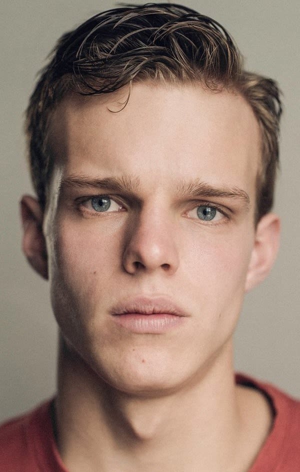 Finn Bennett: Actor from United Kingdom - Biography & Wiki