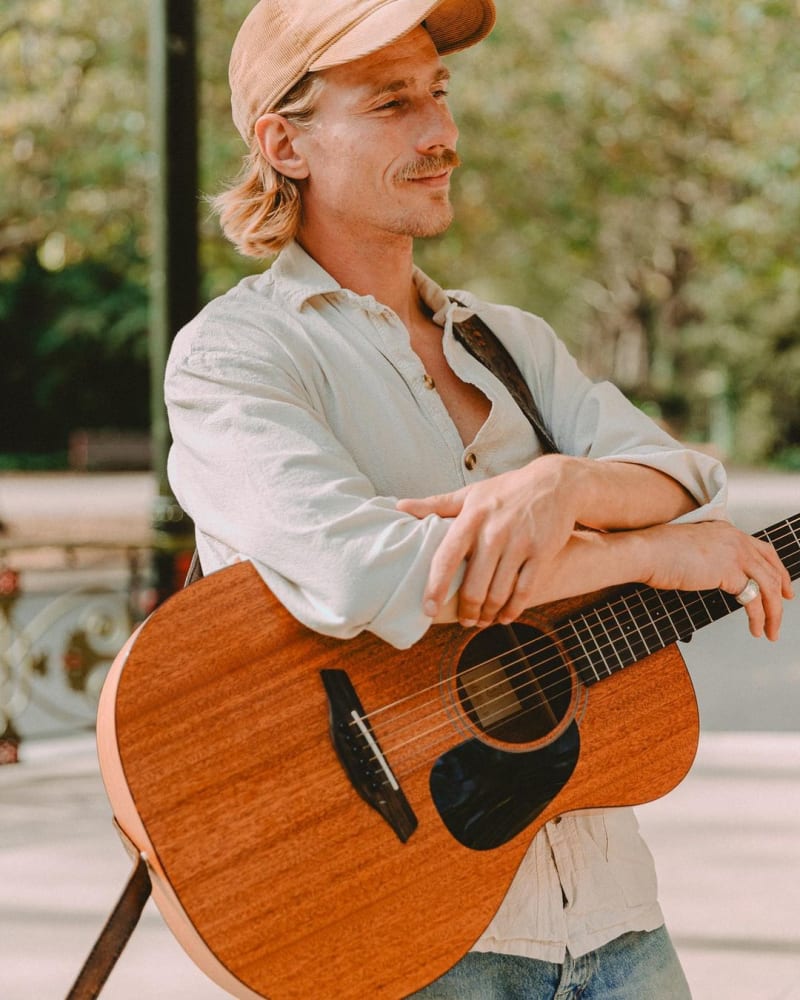 Chelou: Musical artist, Singer from United Kingdom - Biography & Wiki