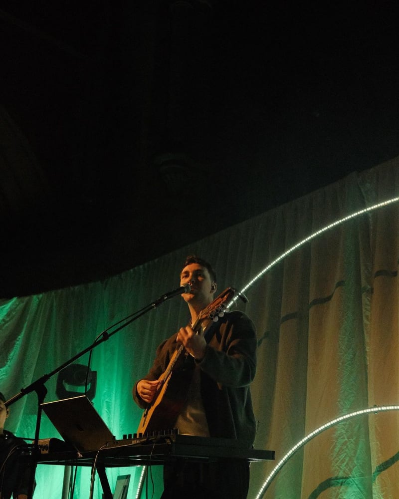 Jonathan Ogden: Musical artist, Singer from United Kingdom - Biography ...