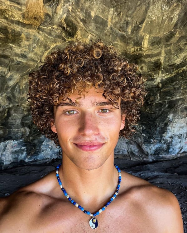 Noah Magnin: Internet personality from Switzerland - Biography & Wiki