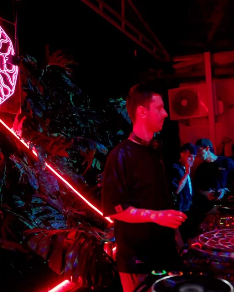 Lizz: Musical artist, DJ, Producer from Romania - Biography & Wiki