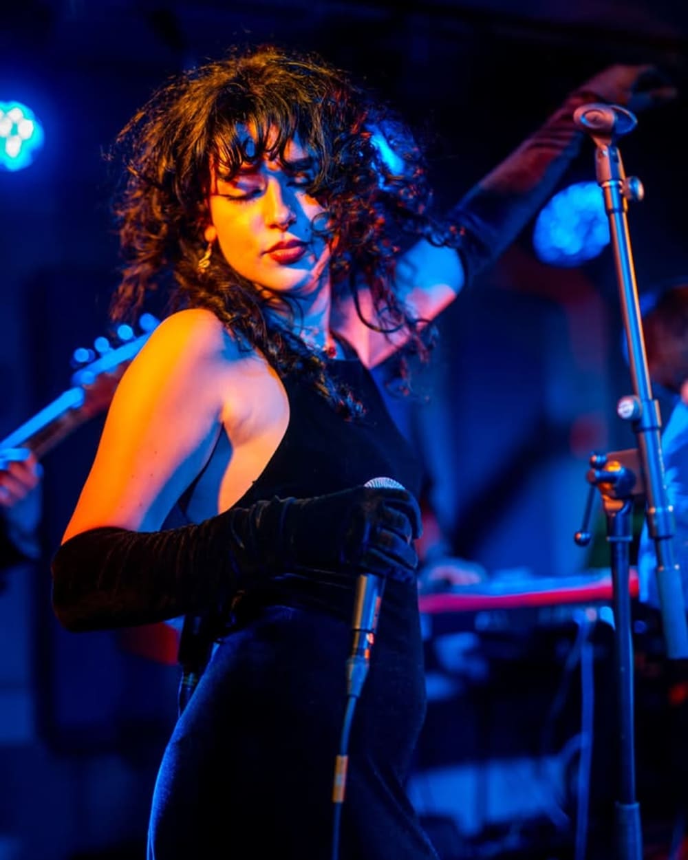 Ramona Blue: Musical artist, Singer, DJ, Actress from United Kingdom ...