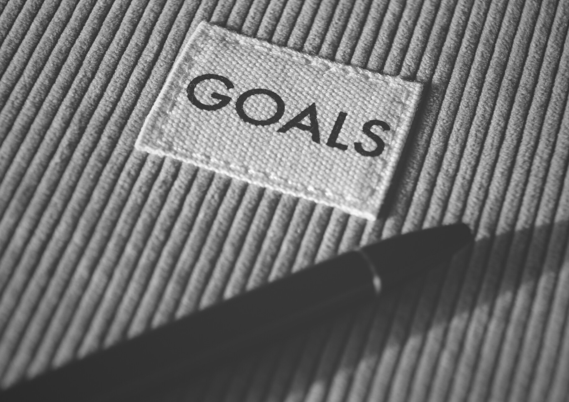 Becoming the Sculptor of Your Life: How to Set Achievable Goals | Moxful