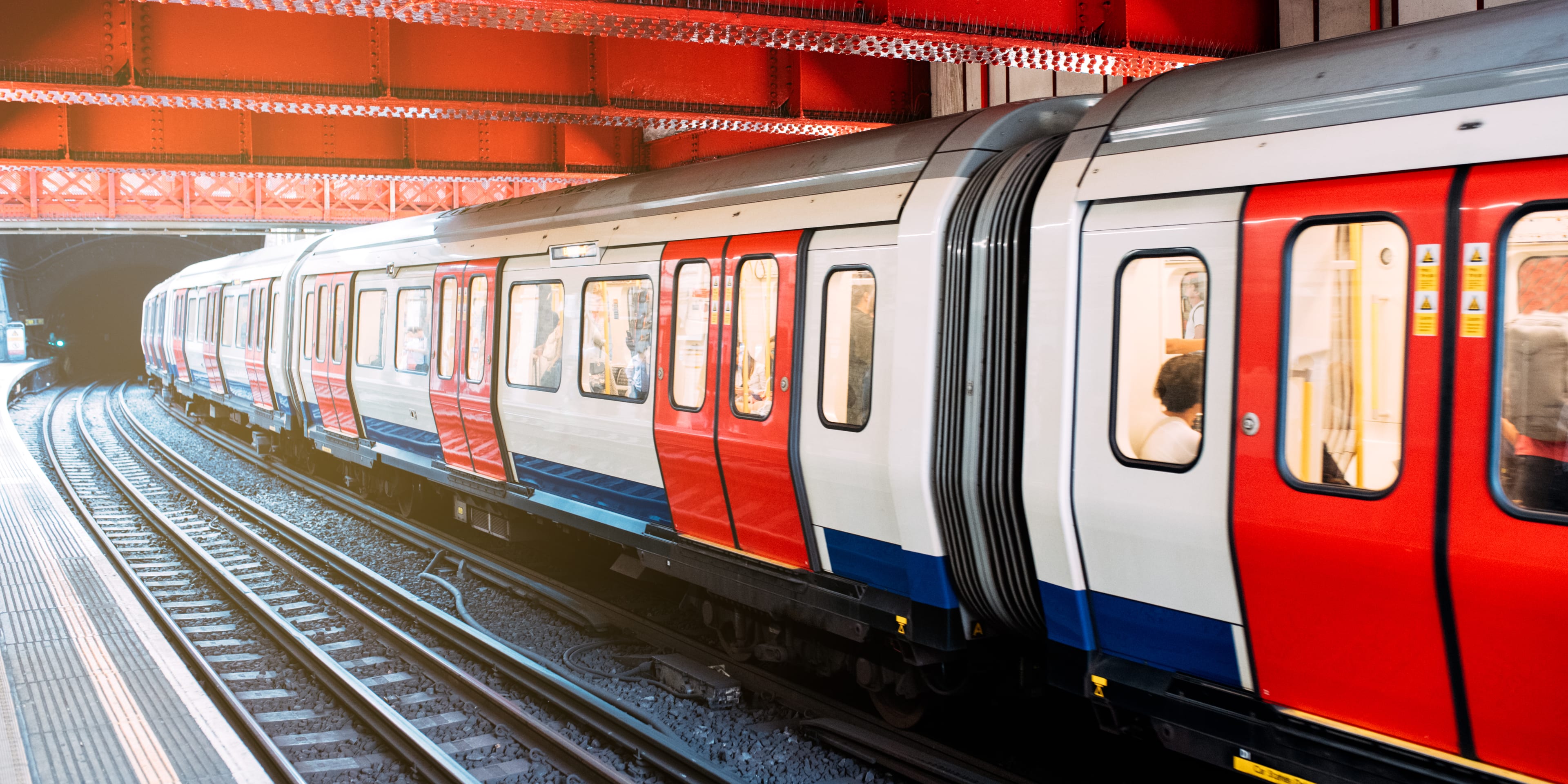 London Airport to City Travel Options | Go City®