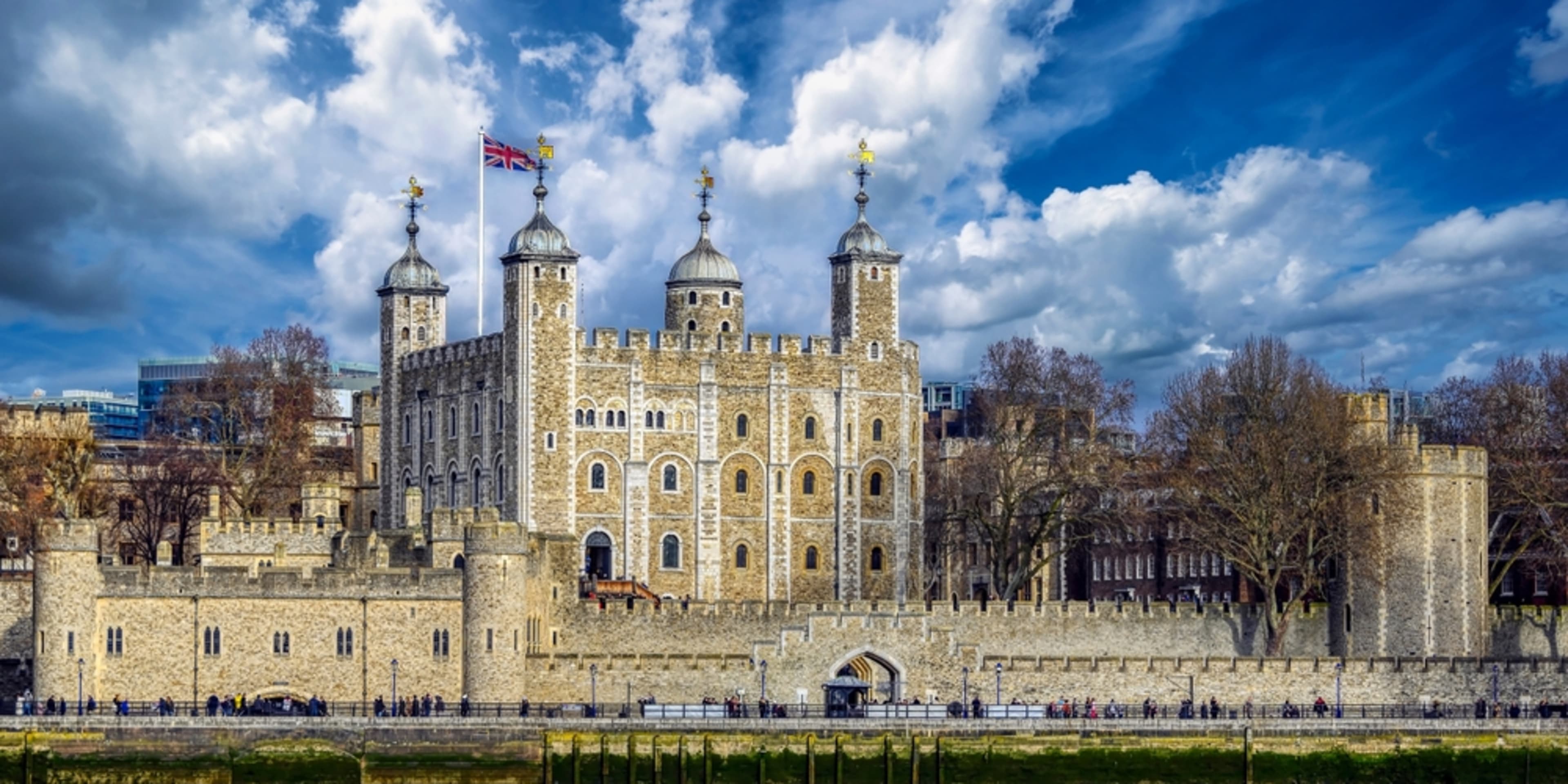 Meet the Tower of London's Ravenmaster and London’s Famous Flock | The ...