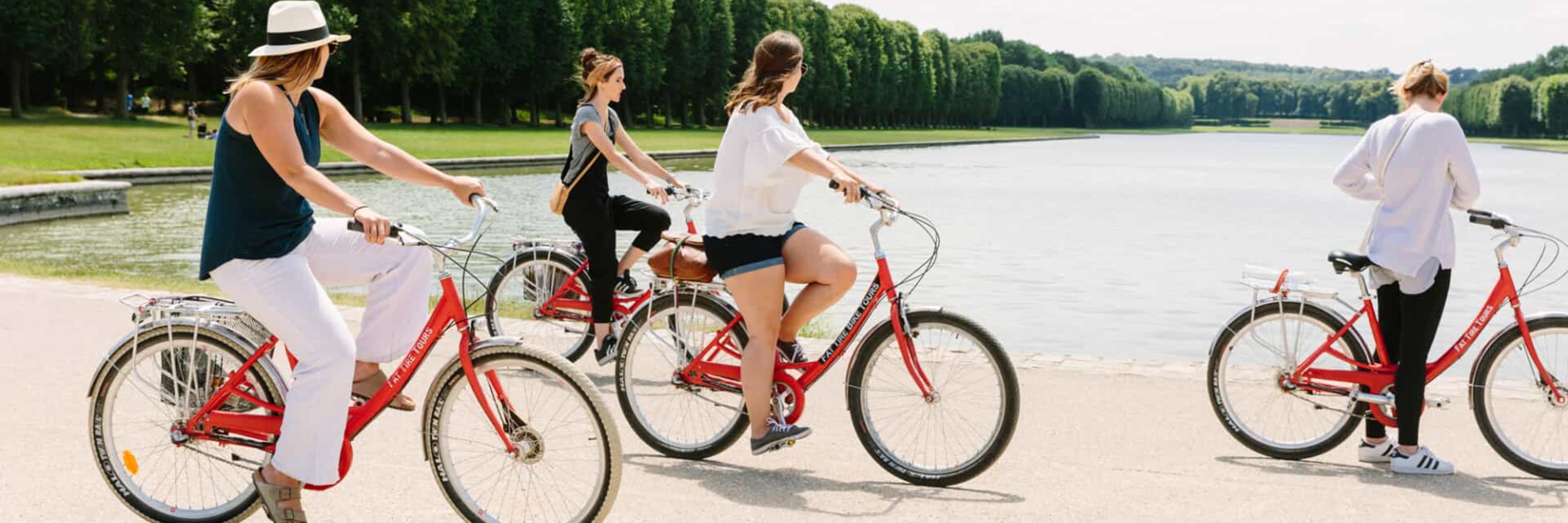 Versailles 1 Day Bike Rental or 2h Electric Bikes