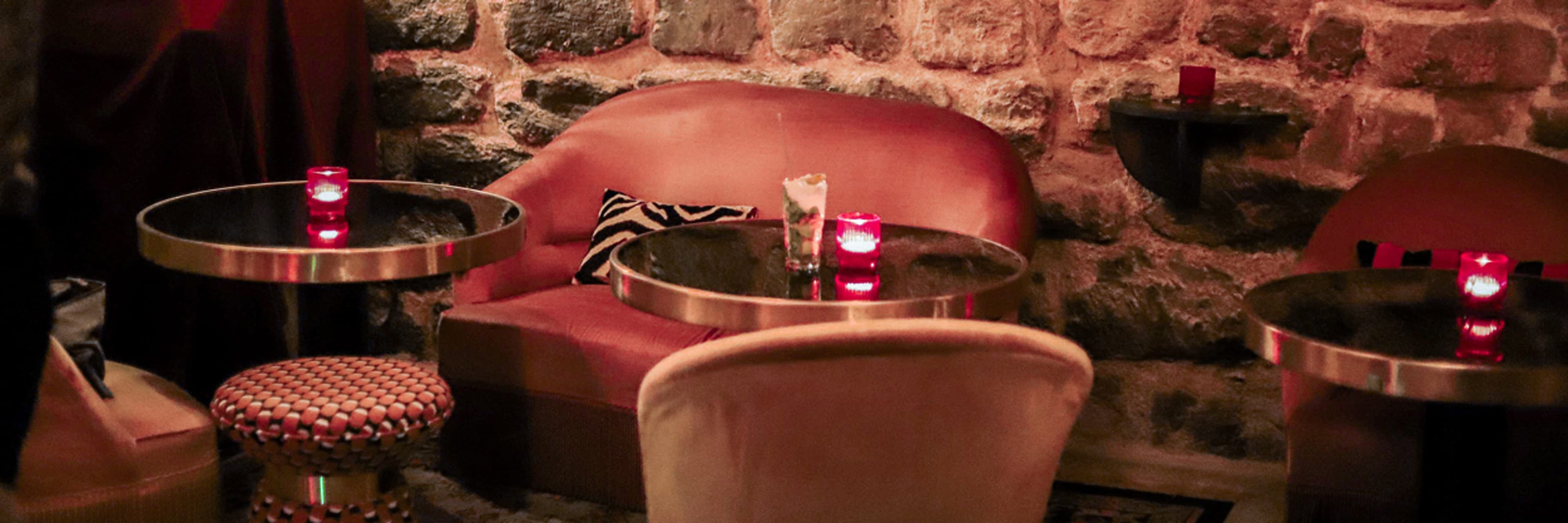 Les secrets de Paris : cocktail ou cognac dans un bar caché | The Paris ...