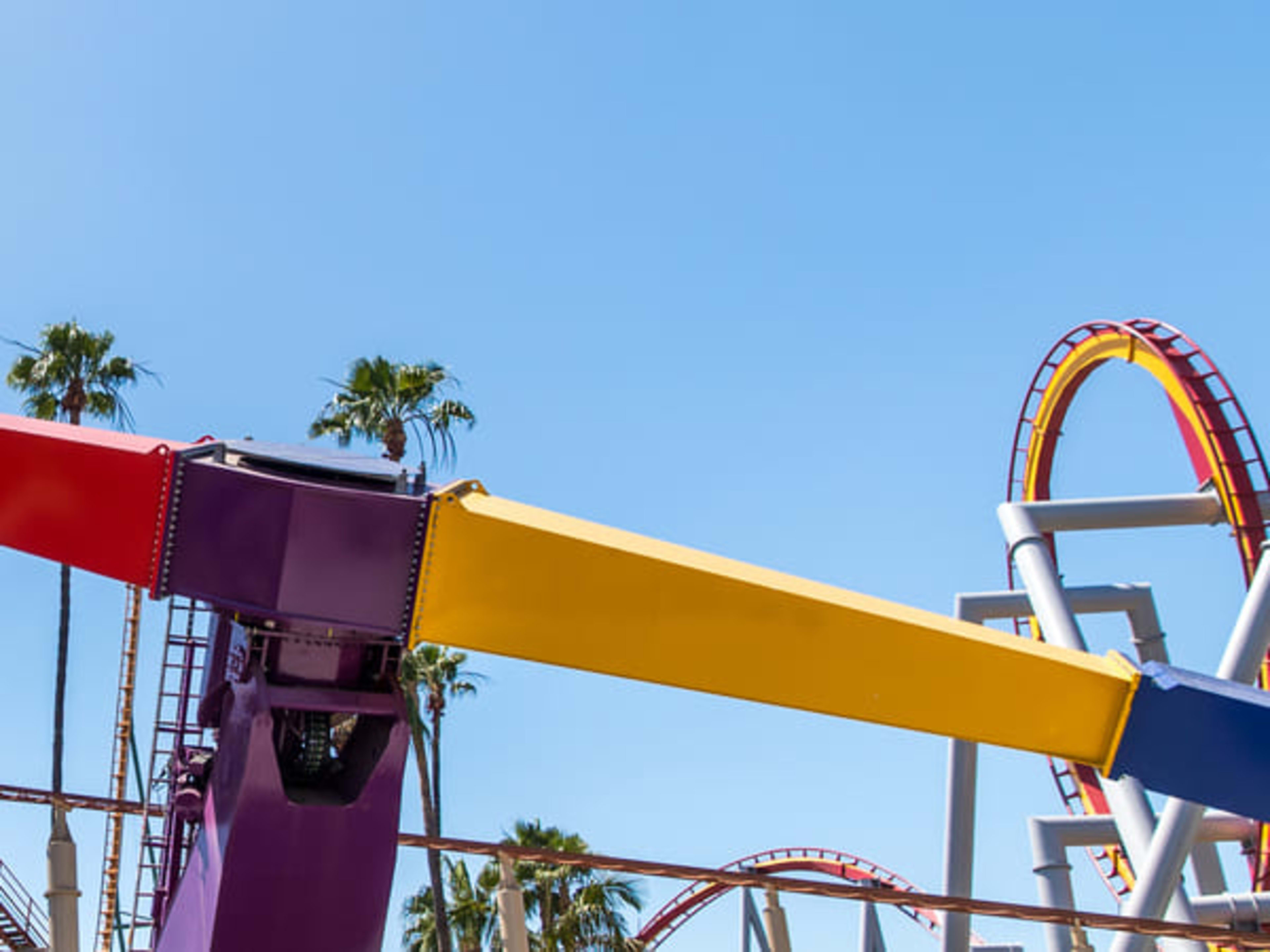 Knott's Berry Farm Vs Universal Studios | Go City®