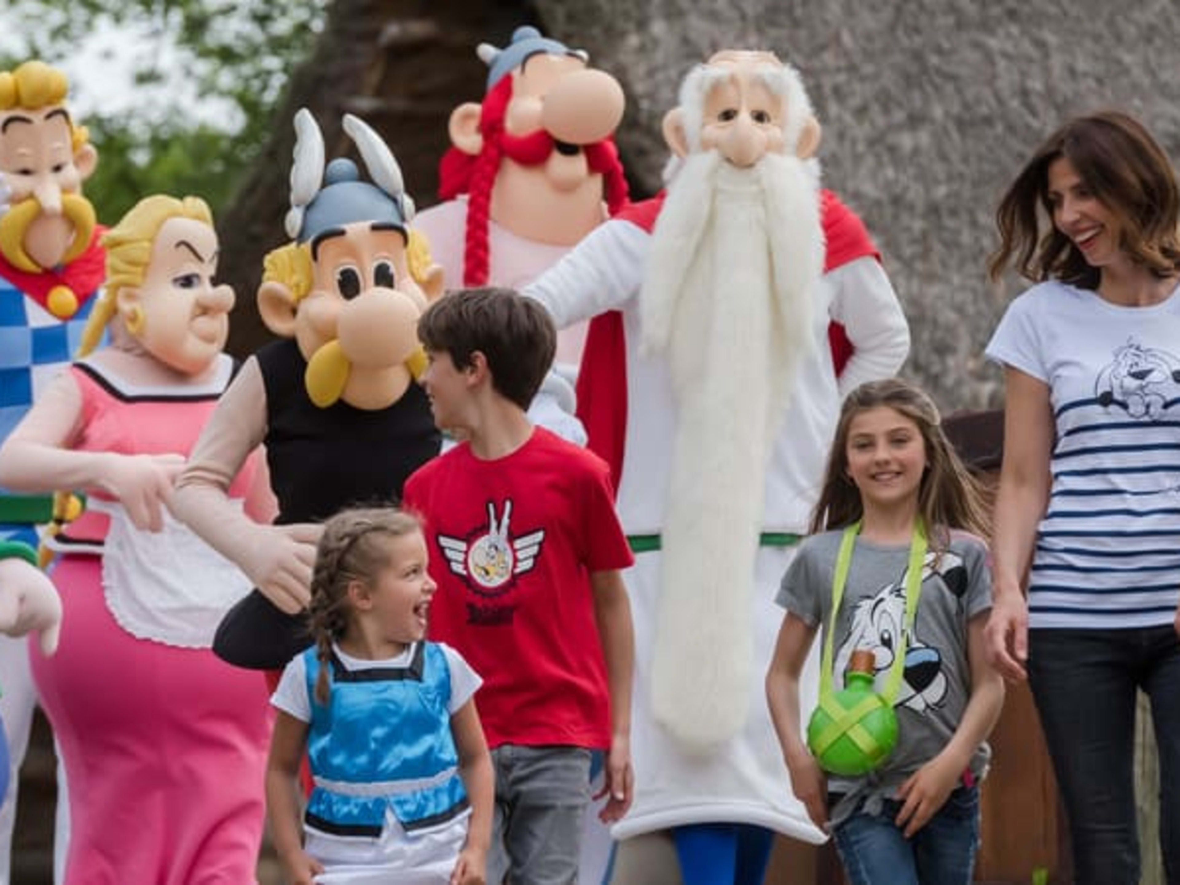 Parc Astérix vs. Disneyland Paris Guide | The Paris Pass®