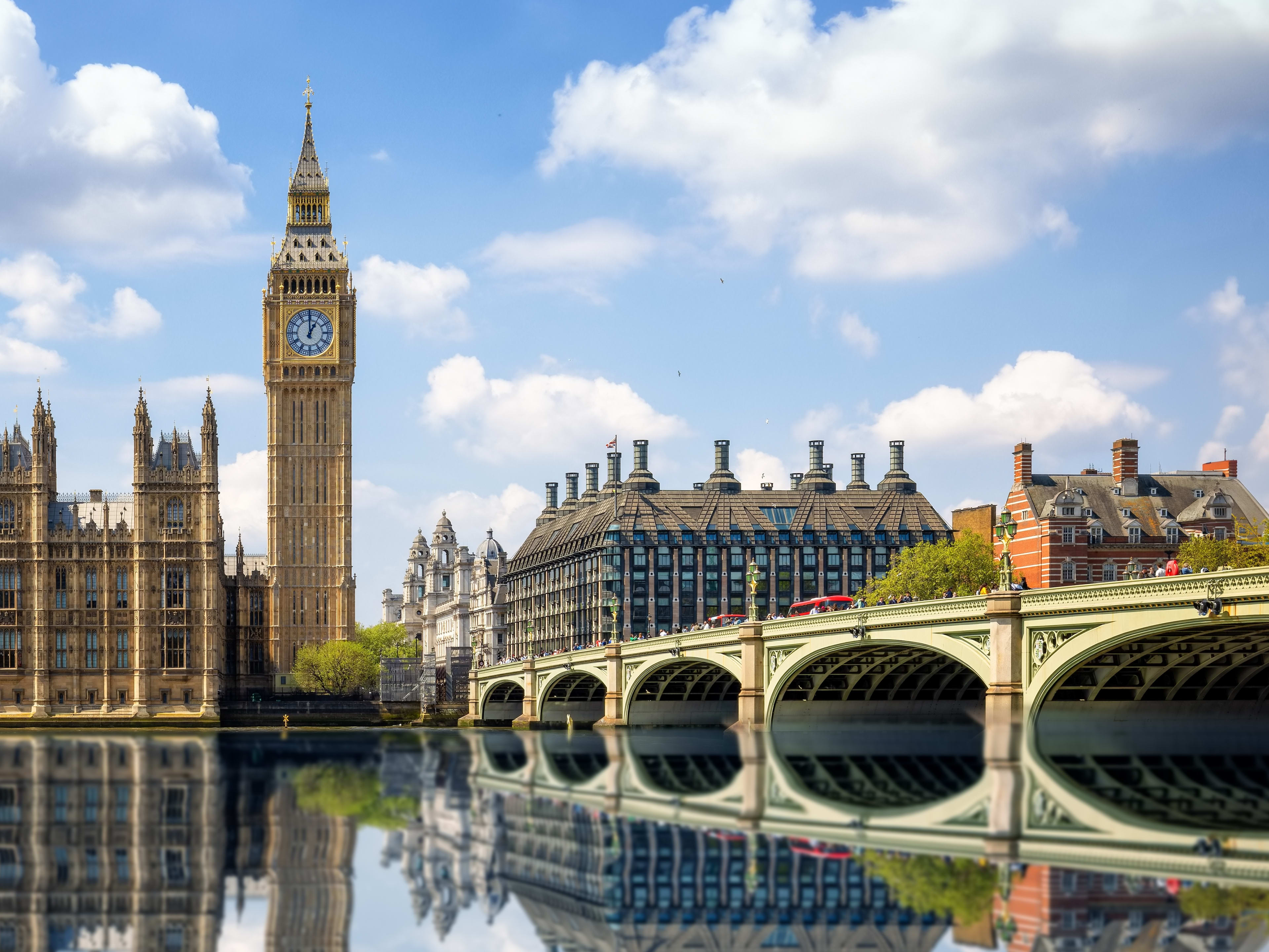 Raise a Glass Near Westminster Abbey | The London Pass®