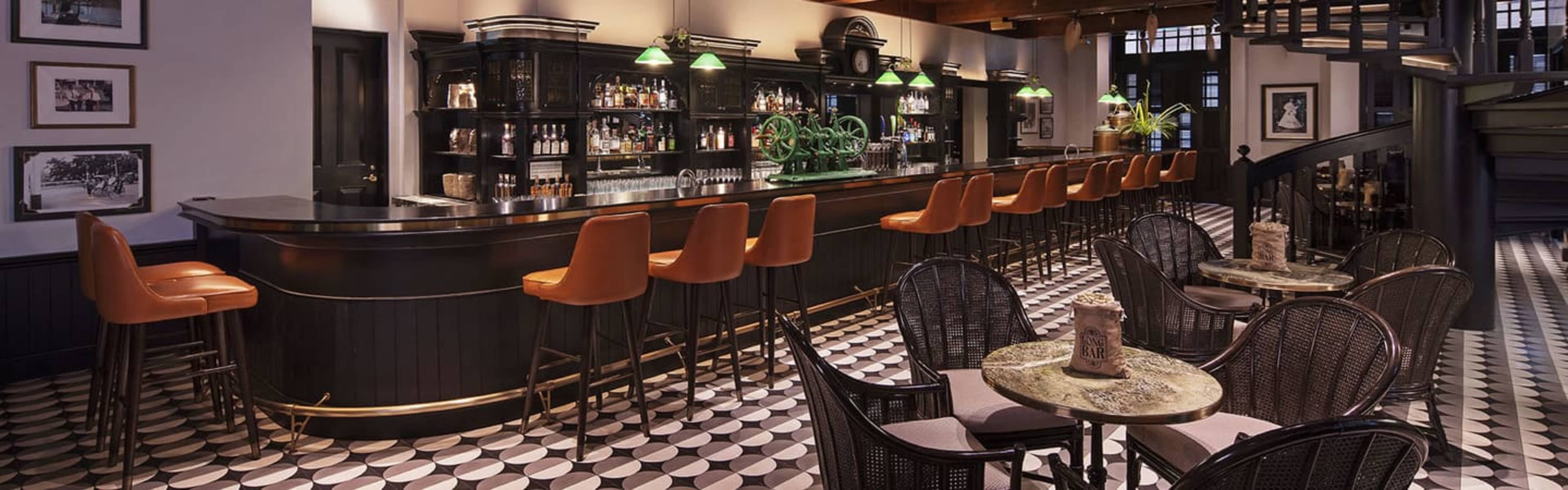 Raffles Hotel Courtyard & Long Bar - Free Singapore Sling Cocktail | Go ...