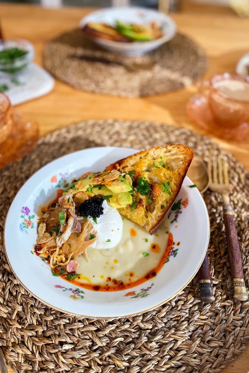 Sos pwa (sauce aux haricots) avec œuf poché et poisson fumé | Cuisinez ...