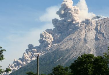The Hazards of Pyroclastic Flows | National Geographic Society