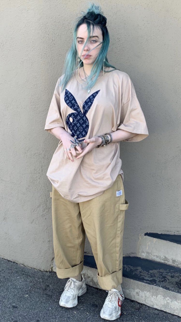 How To Pull Off Billie Eilish Signature Style With Baggy Clothes