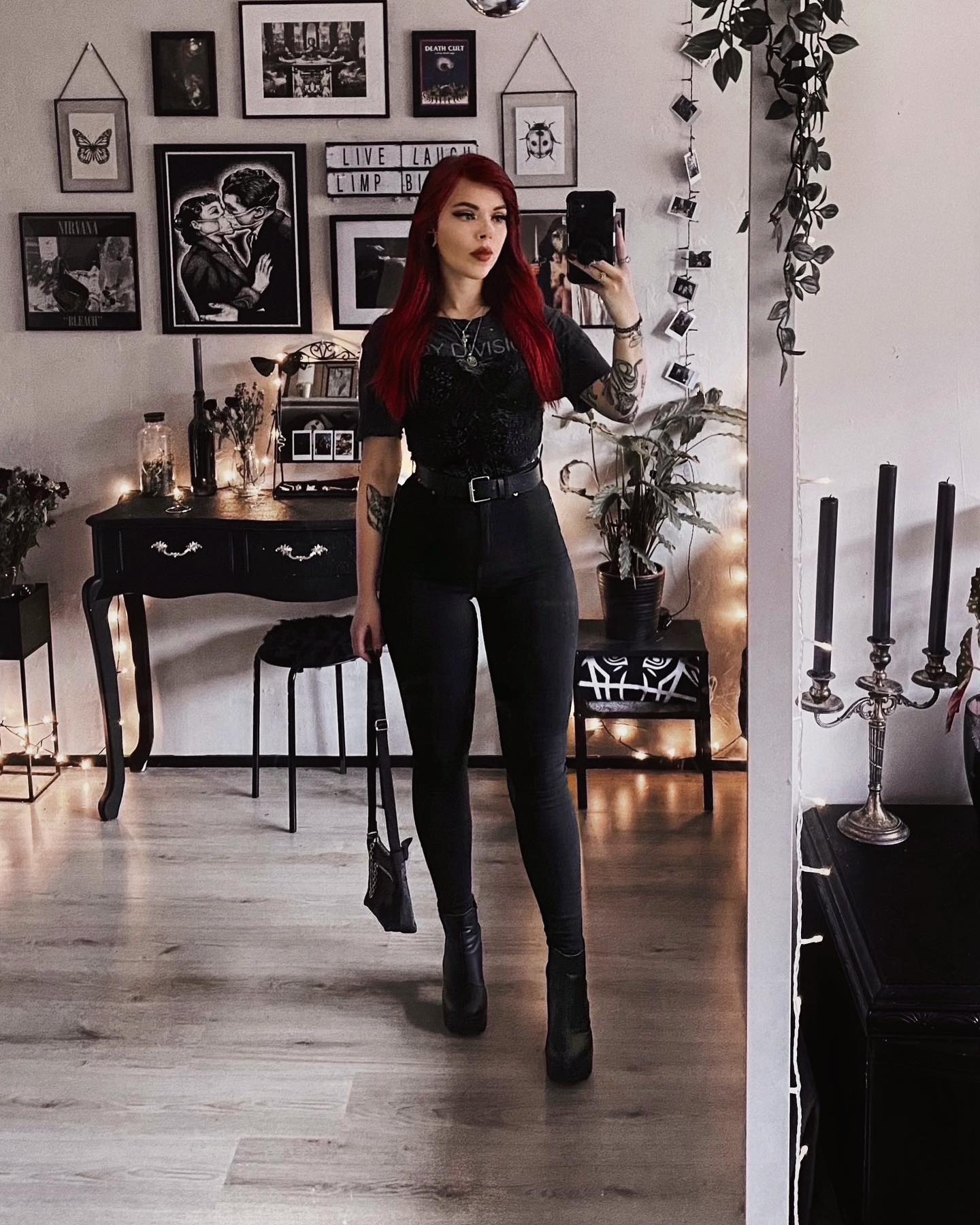 15+ Stunning Auburn Hair Looks: Unlock the Magic of Dark Red Hair ...