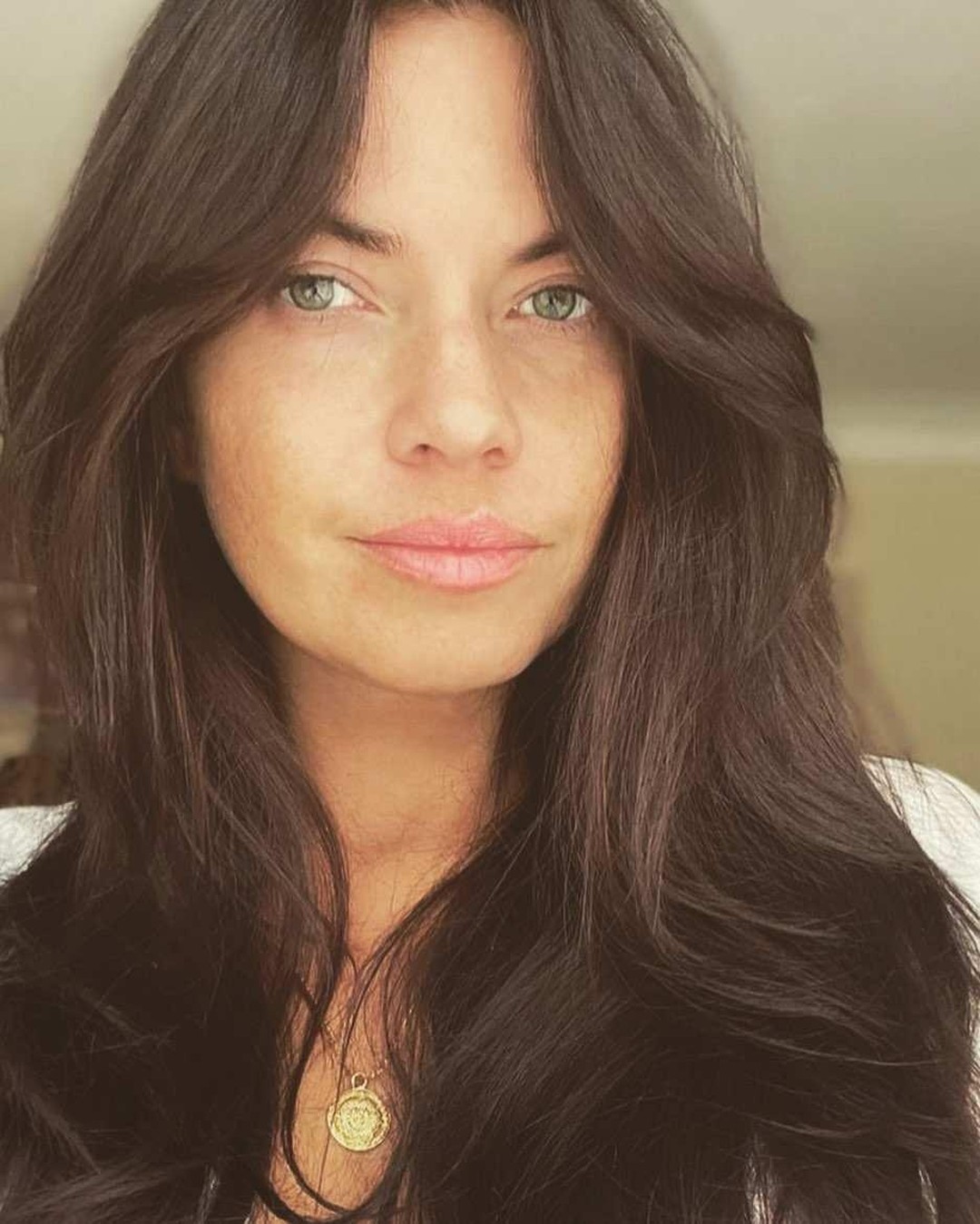 Retro Volume On Straight Hair: How to Straigten Hair With Volume ...