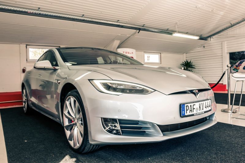 2017 Tesla Model S Rating And Competitors