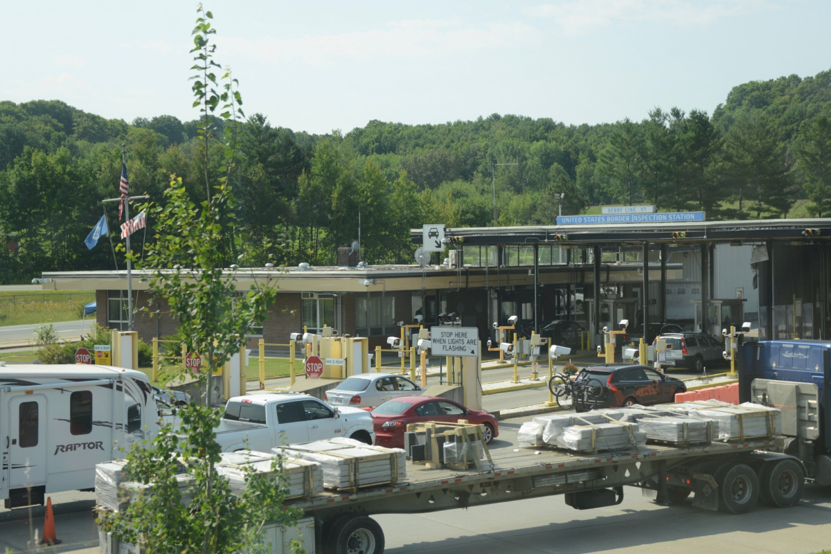 Real Time Derby Line Border Crossing Wait Times Report