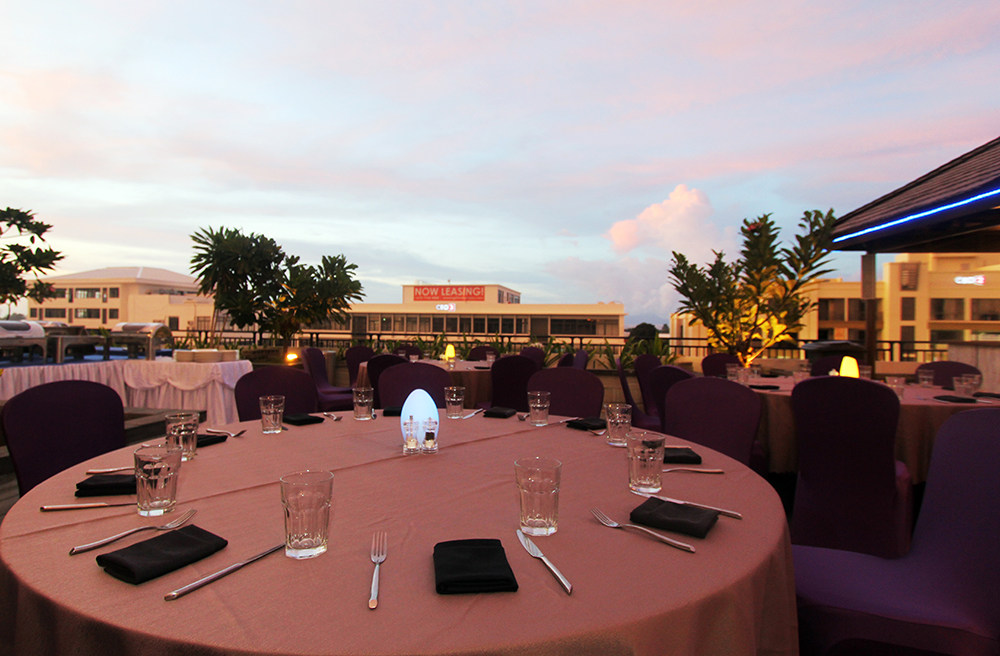 RESTAURANTS, BARS & SWIMMING POOL | Timor Plaza Hotel