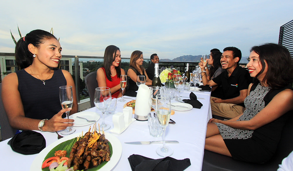 RESTAURANTS, BARS & SWIMMING POOL | Timor Plaza Hotel