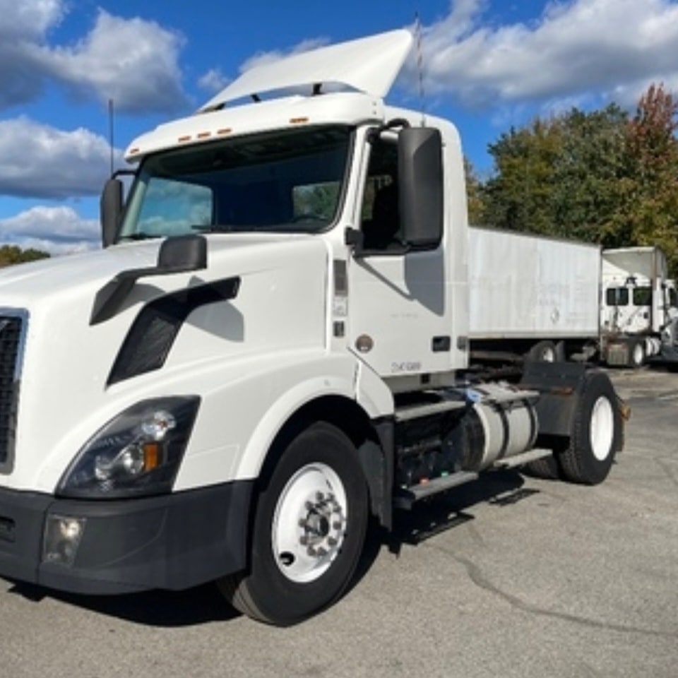 2018 VOLVO VNL Day Cab Truck, in Surprise, AZ | #1962S8YP4R