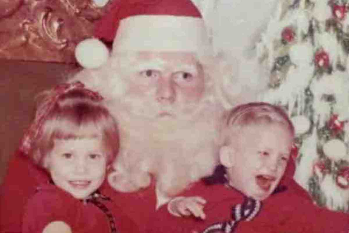 15 Scary Santa Photos That Will Keep You Up On Christmas Eve